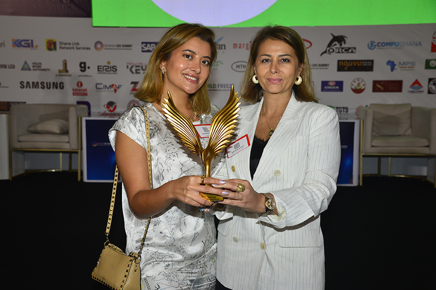 Anlamlı ödüle, sürpriz kutlama… – Babmagazine.com